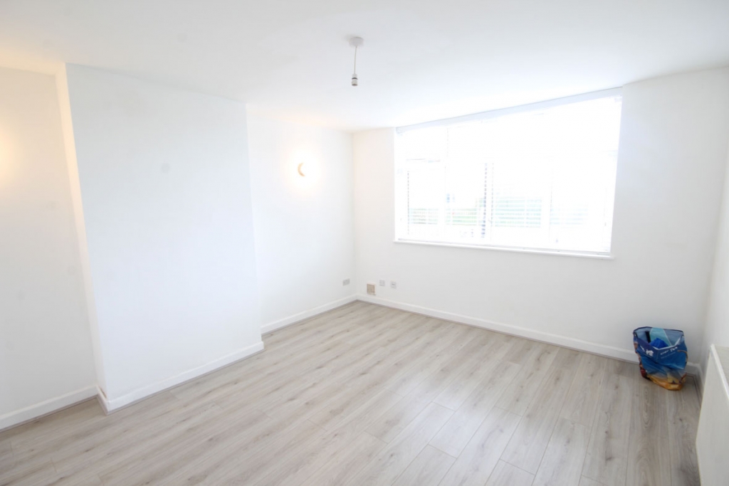 Northern Avenue, N9 – Property Trend Lettings Ltd